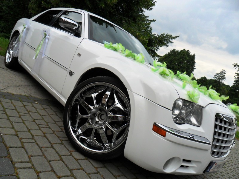 Chrysler 300c biały i czarny auta do slubu i wesela -wynajem Slask ...